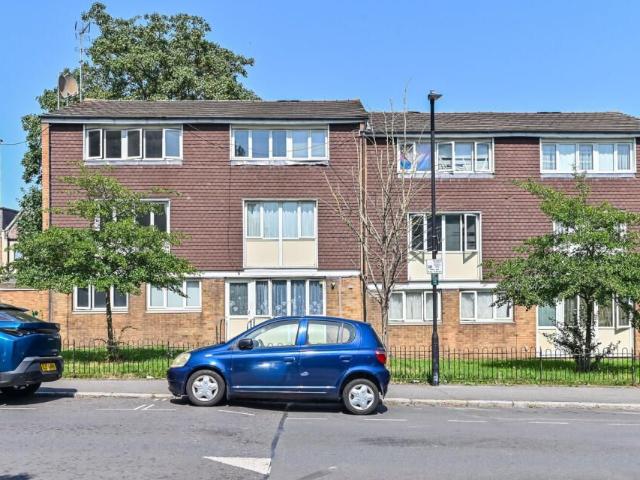Acacia Road, London N22, 3 bed flat to rent, £2,400 pcm | PrimeLocation