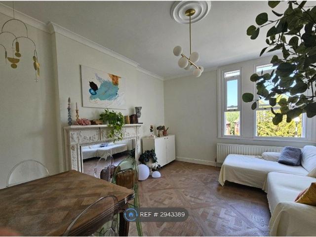 Acacia Road, London W3, 1 bed flat to rent, £1,800 pcm | PrimeLocation
