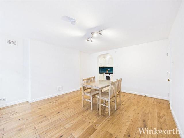 Acacia Road, London, W3 2 bed apartment to rent £2,000 pcm £462 pw