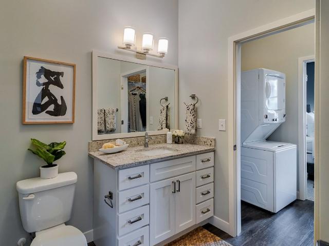 Academy on Fourth 2 Bedroom Apartment for Rent at 101 E 4th St, Newport, KY 41071