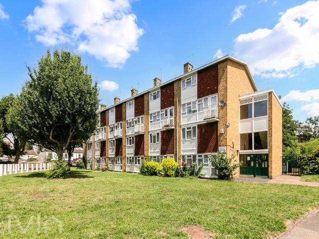 Academy Gardens, Croydon CR0, 2 bed maisonette to rent, £1,700 pcm | PrimeLocation