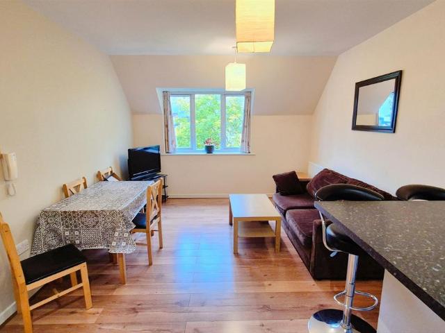 Academy Place, Osterley, Isleworth TW7, 2 bed flat to rent, £1,700 pcm | PrimeLocation
