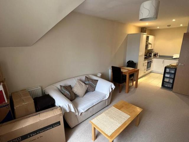 Academy Place, Isleworth TW7 1 bed flat to rent £1,450 pcm £335 pw