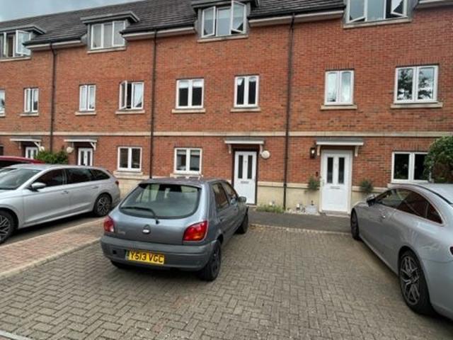 Academy Place, Isleworth TW7, 4 bed town house to rent, £2,900 pcm | PrimeLocation