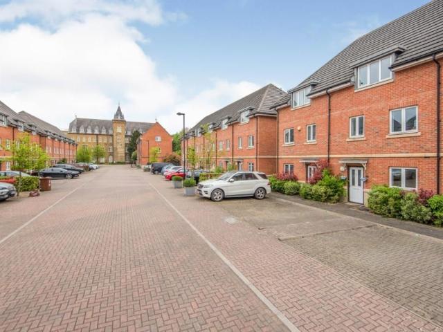 Academy Place, Isleworth TW7, 4 bed town house to rent, £2,900 pcm | PrimeLocation