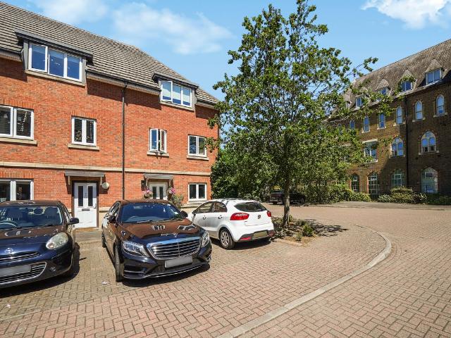 Academy Place, Isleworth TW7, 4 bed town house to rent, £2,900 pcm | PrimeLocation