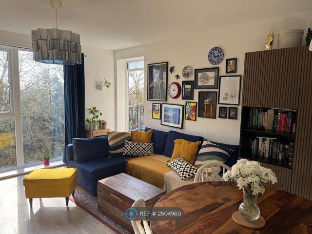 Academy Way, Loughton IG10, 1 bed flat to rent, £1,750 pcm | PrimeLocation