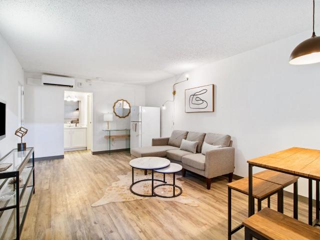 Acadian Crossing/Utilities Included 1 Bedroom Apartment for Rent at 2032 Se Evangeline Trwy, Lafayette, LA 70508