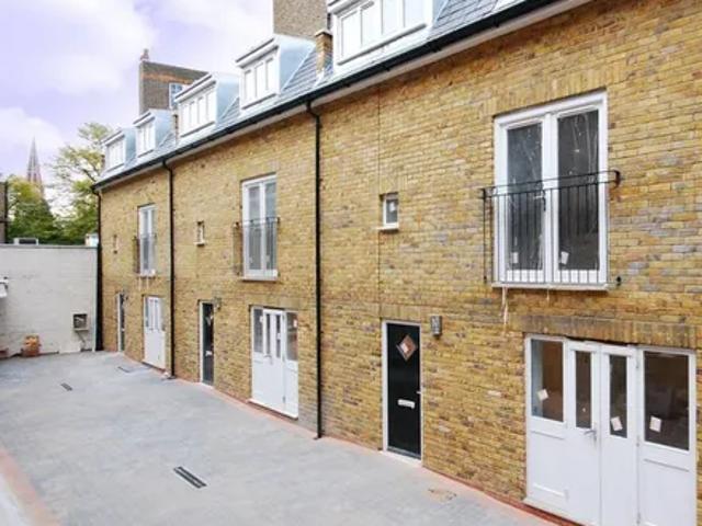 Accanto Interiors, Chiswick High Road, London, W4 5RA, United Kingdom | 2 bed townhouse for rent #140228177 | Rentberry