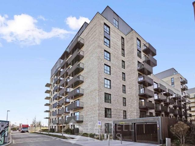 Accolade Avenue, Southall UB1 Studio to rent £1,380 pcm £318 pw