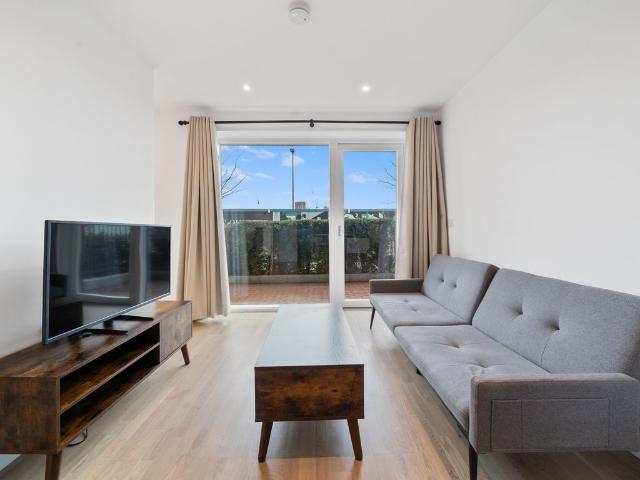 Accolade Avenue, Southall UB1, 1 bed flat to rent, £1,600 pcm | PrimeLocation