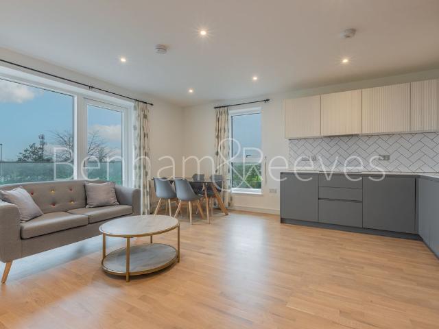 Accolade Avenue, Southall UB1, 2 bed flat to rent, £2,000 pcm | PrimeLocation