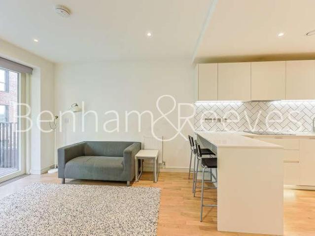 Accolade Avenue, Southall, UB1
