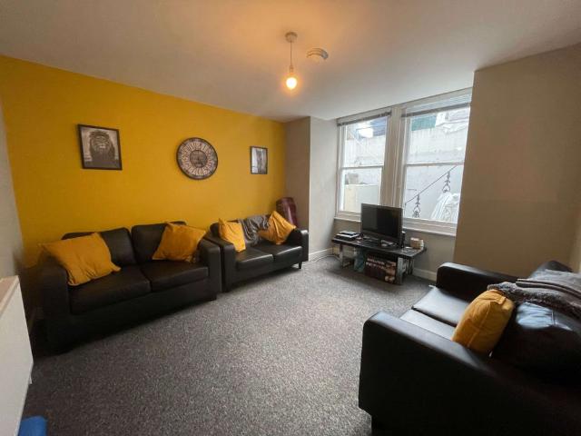Accommodating House Share in Brighton and Hove Room 4