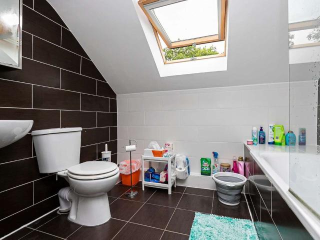 Accommodation for Undergraduate / MA Students @ 96 Room 2