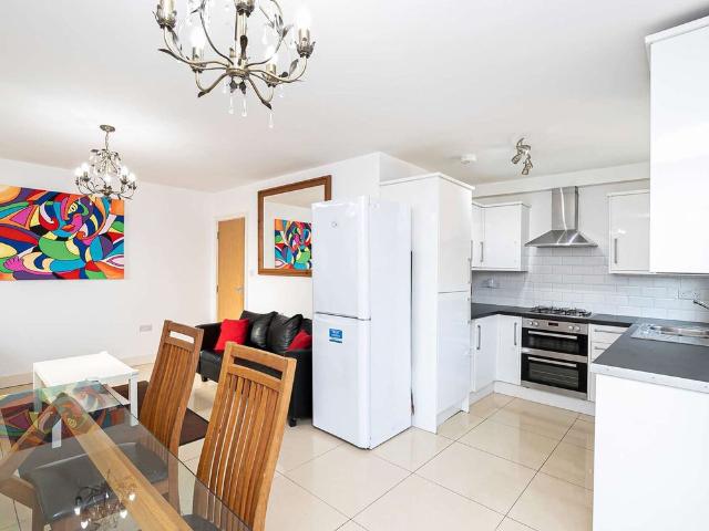 Accommodation for Undergraduate / MA Students @ 92 92 @ Room 4