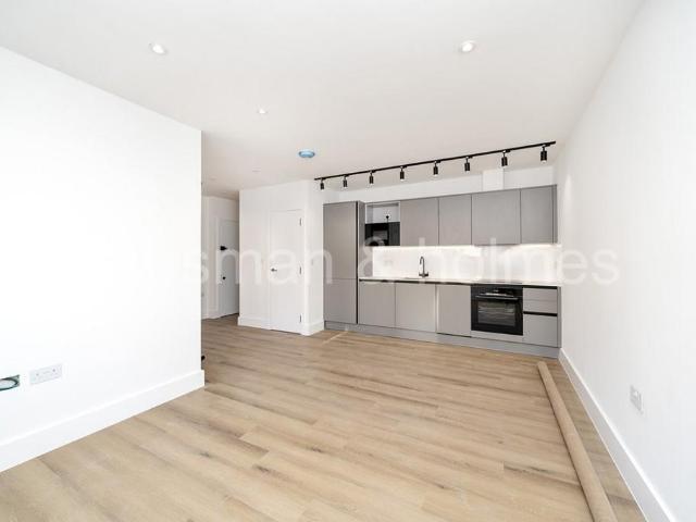 Accommodation Road, Golders Green 1 bed flat to rent £1,550 pcm £358 pw