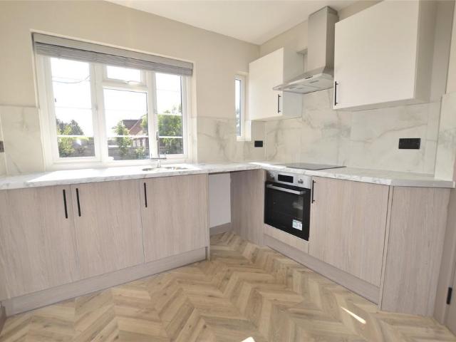 Ace Parade, Chessington KT9 4 bed apartment to rent £2,445 pcm £564 pw