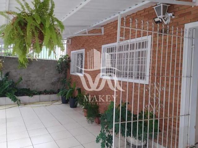 Aceita Financiamento Casa com 3 dormitórios, cozinha, sala, jardim e garagem. 252m² no Jardim Margar