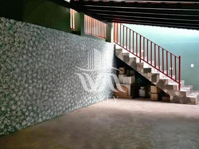Aceita financiamento. Casa 2 dormitórios, sala ampla, quintal com churrasqueira. Jd. São Jorge, Hort