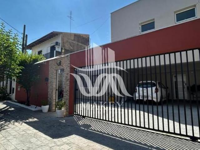 Aceita financiamento Sobrado de Alto Padrão no Jardim Chapadão: 3 dormitórios com varanda, suíte más