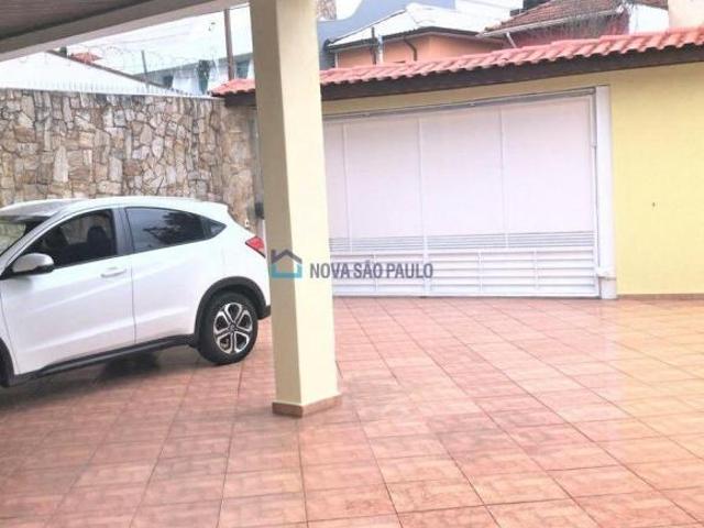 Aceita pet! Casa com piscina, 3 suites e 8 vagas em São Caetano