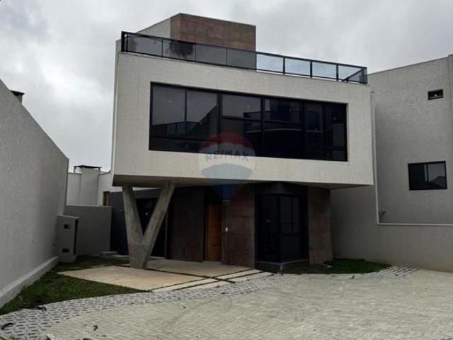 Aceita Permuta, Casa em Condomínio nova e moderna, com 03 quartos, Bairro Uberaba em Curitiba