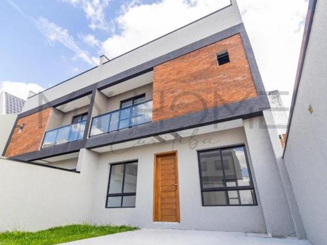 ACEITA PERMUTA! Sobrado Triplex em condomínio no Xaxim