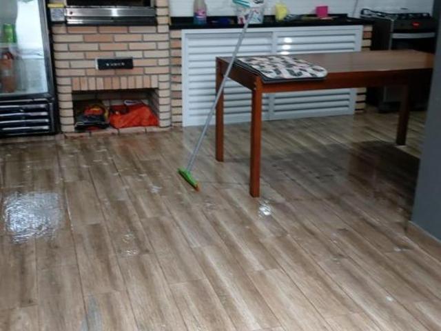 ACEITA TROCA PERMUTA! Casa de 3 dormitórios sendo 1 suíte, 2 banheiros, 2 vagas, com 180m² em Taboã