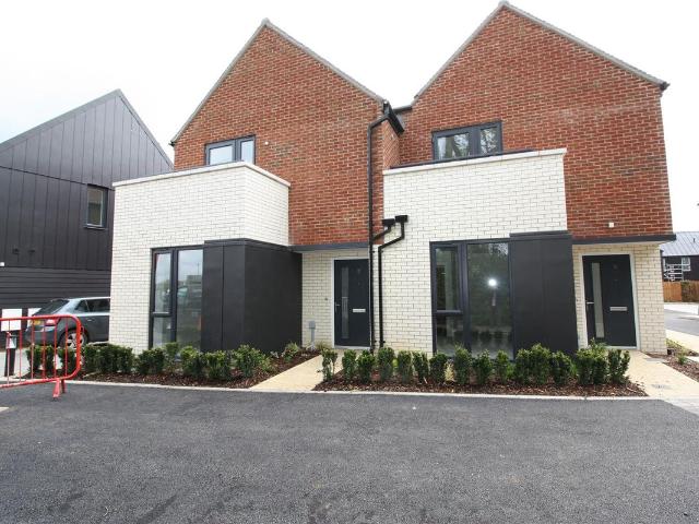 Acer Avenue, Alfold Road, Cranleigh GU6, 2 bed flat to rent, £1,500 pcm | PrimeLocation