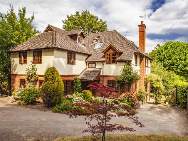 Acer Lodge, Streatley on Thames, RG8 5 bed detached house to rent £5,500 pcm £1,269 pw