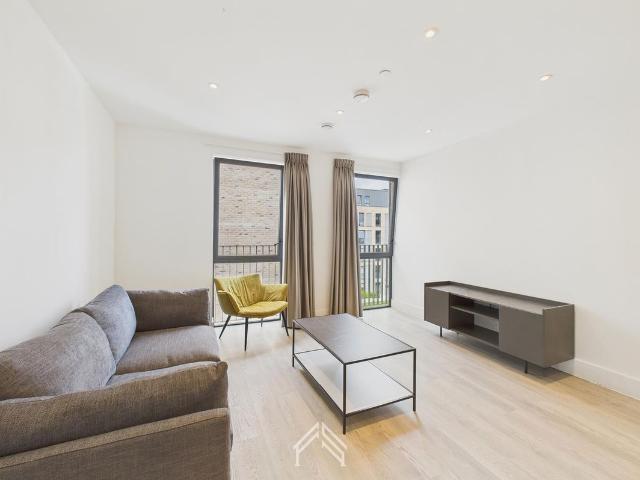 Acer Point, Watford WD18, 1 bed flat to rent, £1,600 pcm | PrimeLocation