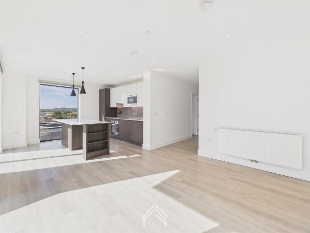 Acer Point, Watford WD18, 2 bed flat to rent, £2,090 pcm | PrimeLocation