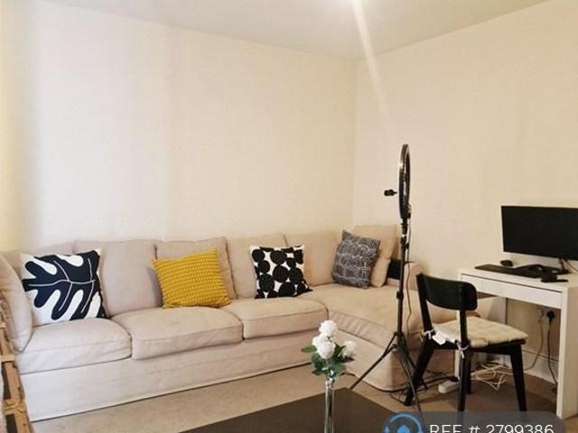 Ackers Drive, Swanscombe, DA10 4 bed end of terrace house to rent £2,450 pcm £565 pw