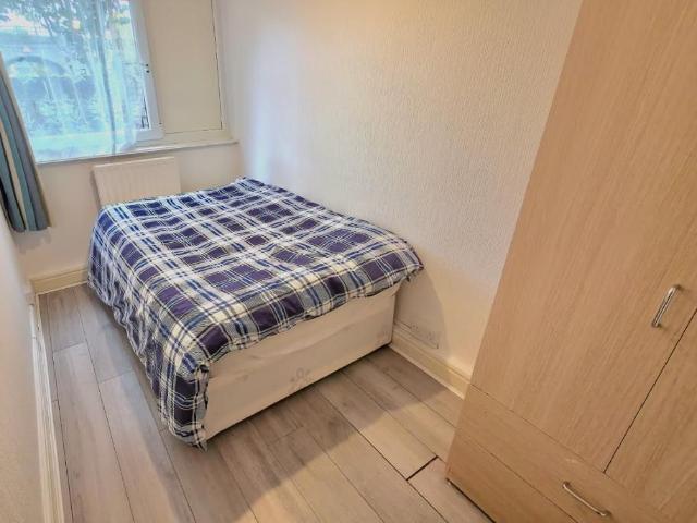 Ackroyd Drive, London E3, Room to rent, £650 pcm | PrimeLocation