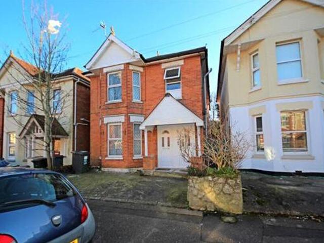 Acland Road, Charminster, 2 Bedroom Flat