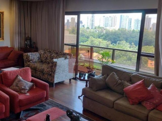 Aclimação  apartamento com 215 metros, 04 dormitórios,02 suítes,03 vagas