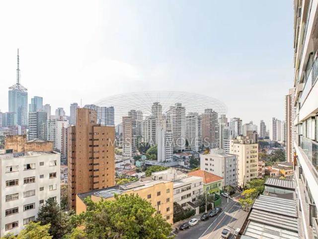 Aclimação | Apto com reforma moderno | Com vista para a Praça!