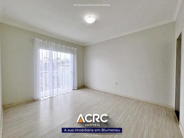 ACRC Imóveis CA03502 Casa de 03 andares a Venda no Bairro Velha em Blumenau
