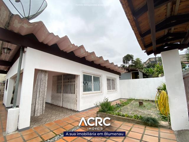 ACRC Imóveis Casa para locação no bairro Água Verde em Blumenau