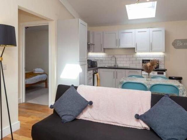 Acre Lane, London, 2 Bedroom Apartment
