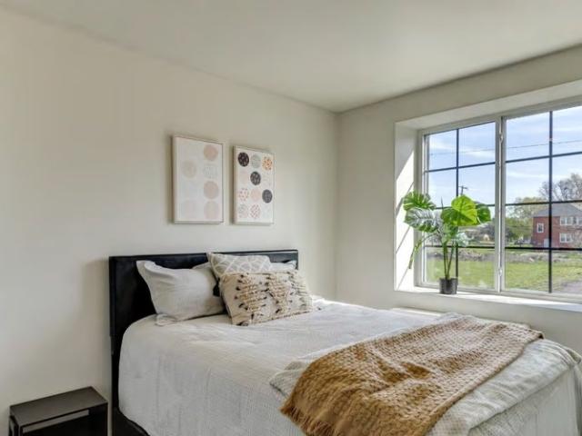 ACT NOW_Modern Loft_Style Apartment | Parking Inc