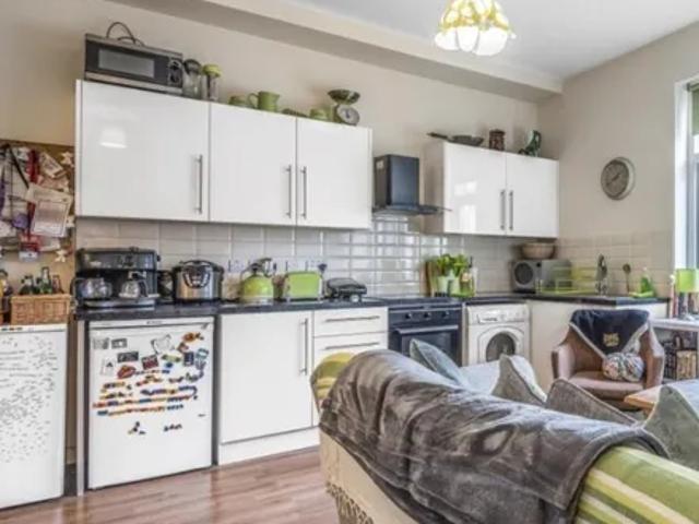 Active Hair Studio, High Street, London, W3 9DB, United Kingdom | 1 bed apartment for rent #167674312 | Rentberry