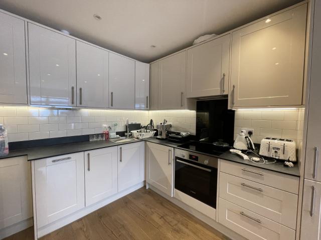 Acton, W3 Flat