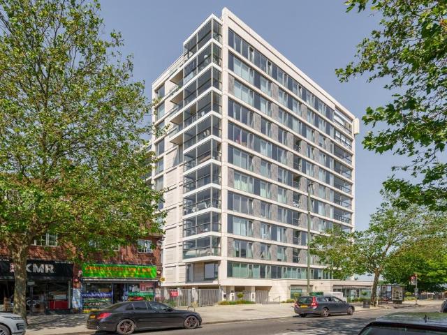 Acton Walk London N20 2 bed apartment to rent £2,500 pcm £577 pw