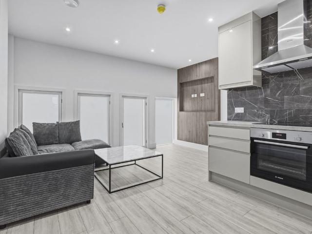Acton Lane, Harlesden, London NW10, 1 bed flat to rent, £1,700 pcm | PrimeLocation