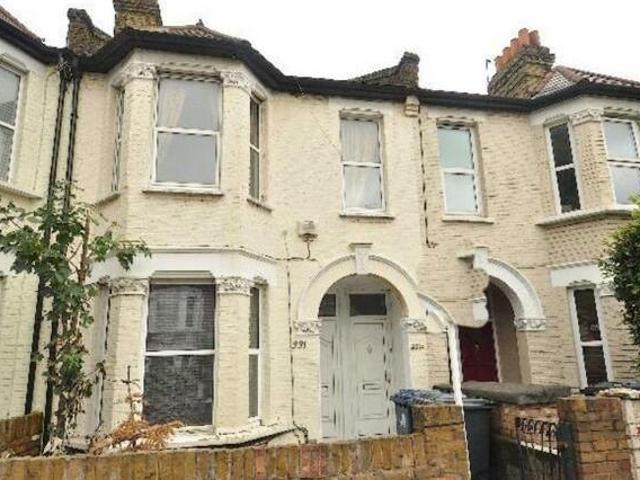Acton Lane, London, 2 Bedroom Flat
