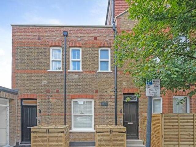 Acton Lane, London, 2 Bedroom Flat