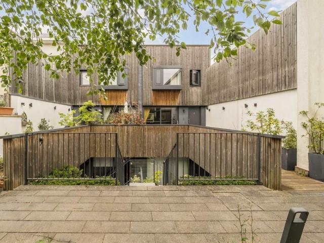 Acton Lane, London W4 1 bed flat to rent £2,097 pcm £484 pw