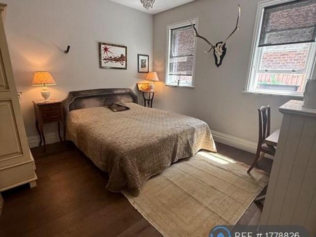 Acton Lane, London, W4 1 bed in a house share to rent £1,180 pcm £272 pw